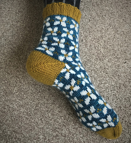 Ravelry: Whoops a Daisy socks pattern by Stone Knits