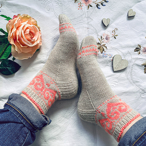 Ravelry: Heart shaped socks set pattern by Stone Knits