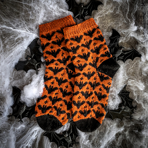 Finished my batty socks just in time for Halloween! : r/knitting