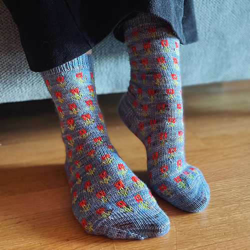 Ravelry: Charlottes Flower Garden sock set pattern by Stone Knits