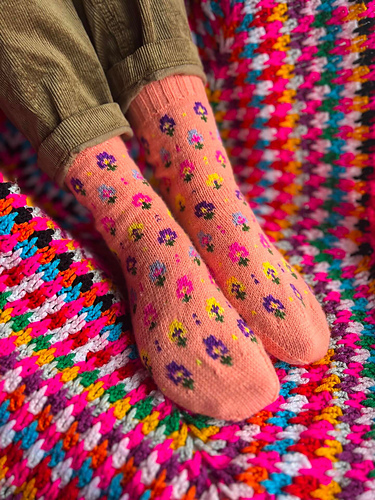 Ravelry: Charlottes Flower Garden sock set pattern by Stone Knits