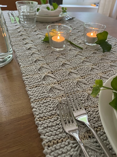 Ravelry: Knitted Table Runner Salzburg pattern by Hedwig van der Laan