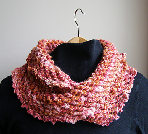 Ravelry: Moebius Scarf pattern by Sunnyside Ellen