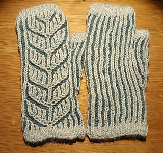 Ravelry: Mittens #5 pattern by Susanne Poulsen