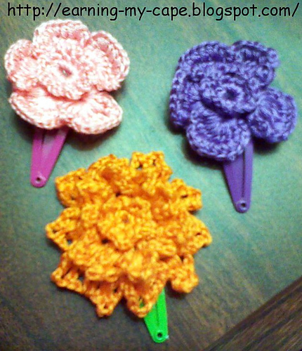 Ravelry: Crochet Flower Hair Clips pattern by Susie Oui Crochet