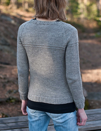 Ravelry: Button & loop pattern by SuviKnits