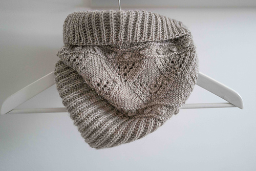 Ravelry: Textured Cowl pattern by SuviKnits