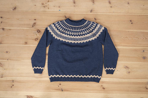 Ravelry: Como sweater pattern by Svarta Fåret