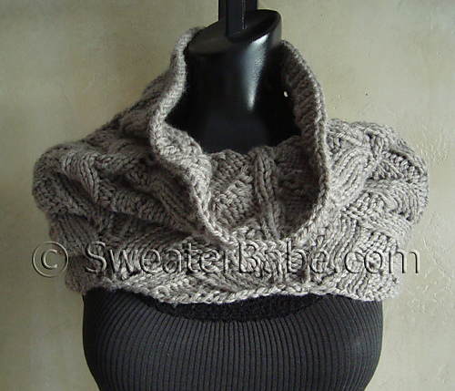Ravelry: #107 Deluxe Lace Seamless Cowl pattern by SweaterBabe