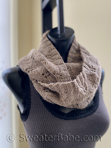 Ravelry: #347 Celine Cowl pattern by SweaterBabe