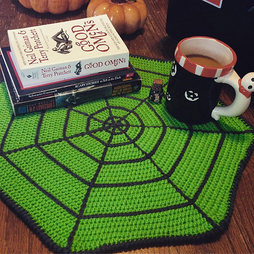Ravelry: Spider Web Table Mat pattern by Cristina Mershon