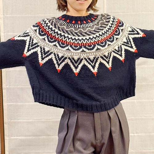 Ravelry: Large Triangle Pullover with a Wide Fit pattern by hitomi sawada