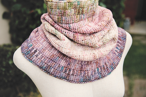 Ravelry: Faded Pathways Cowl (Advent) pattern by Mariana Muller
