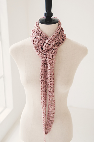 Ravelry: Sakura Skinny Scarf pattern by Mariana Muller