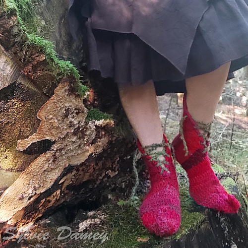 Ravelry: Woodland pixie boots pattern by Sylvie Damey