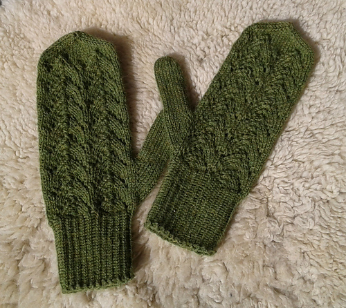 Ravelry: Simple Autumn Mittens pattern by Halldora J