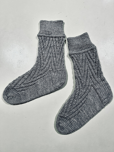 Ravelry: Socks with a zigzag pattern by Helen Maple
