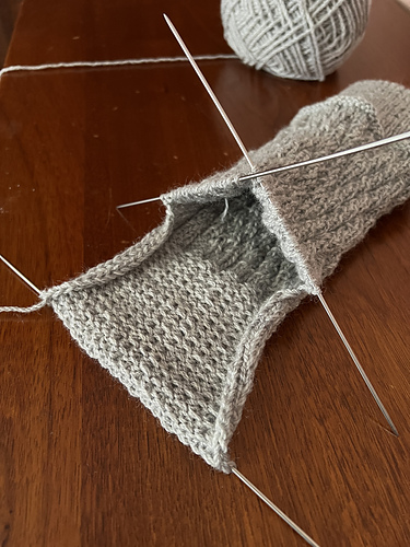 Ravelry: Socks with a zigzag pattern by Helen Maple