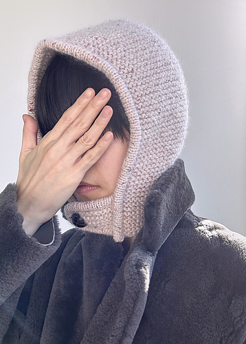 Ravelry: Holiday Balaclava pattern by THINNNG