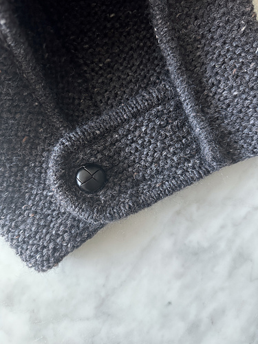 Ravelry: Holiday Balaclava pattern by THINNNG