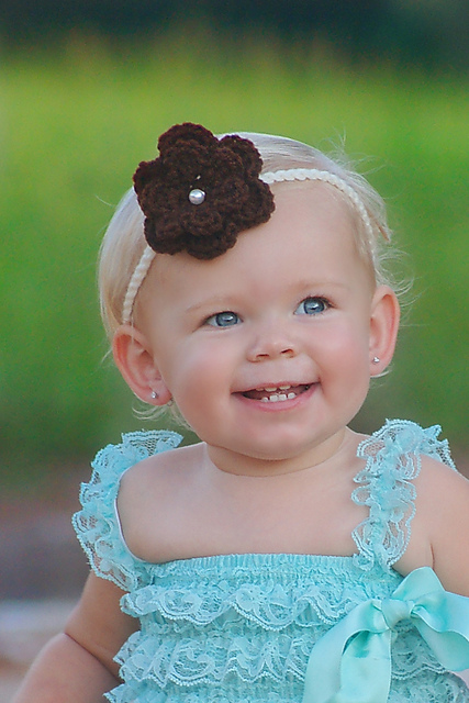 Ravelry: Easy Flower Stack Headband pattern by Gabrielle Hellwig