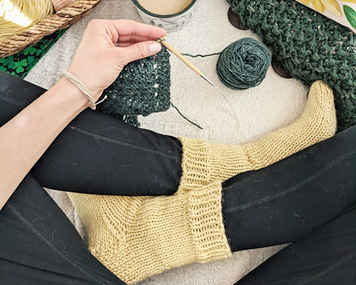 Ravelry: Simple Cabin Socks pattern by Dayna Dyer