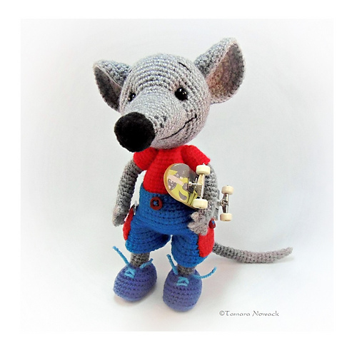 Ravelry: Mirko the Rat pattern by Tamara Nowack