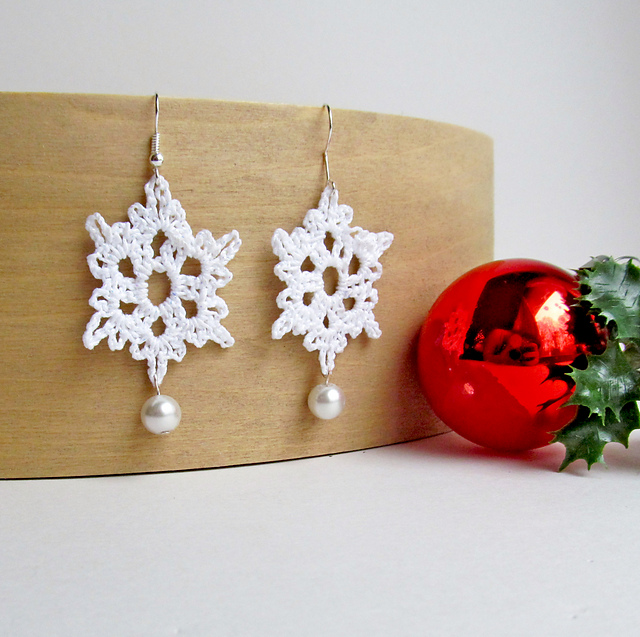 Ravelry: Snowflake Earrings With Pearl Accent pattern by Megan Denham