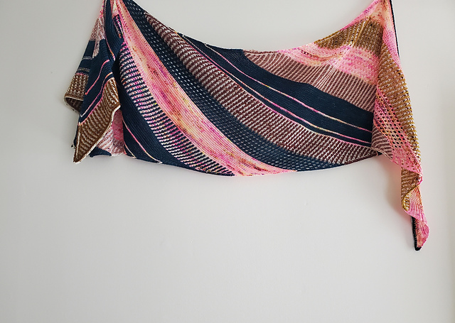 Ravelry: Swept Along pattern by Tamy Gore