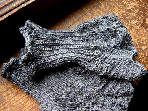 Ravelry: Frilly Cuffs pattern by Kendra Nitta