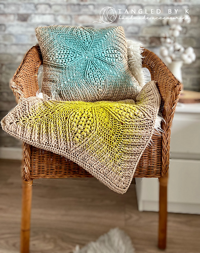 Ravelry: Tangled Bramble pattern by Karolina Ammar