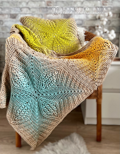 Ravelry: Tangled Bramble pattern by Karolina Ammar