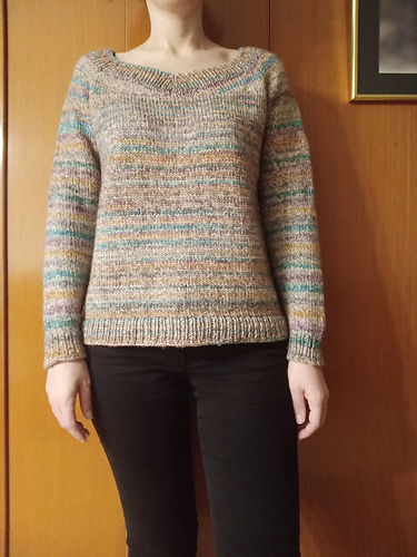 Ravelry: Autumn Weekend Raglan Pullover pattern by Woolmi