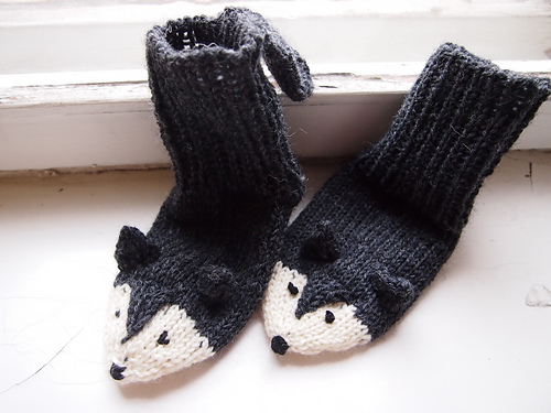Ravelry: Fox socks pattern by Laura Poikolainen
