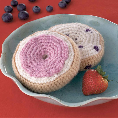 Ravelry: Bagel Half pattern by Rose Langlitz