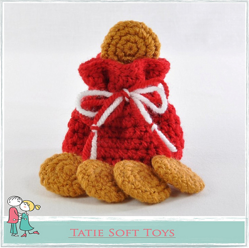 Ravelry: Five Currant Buns Pennies Pouch pattern by Tatie