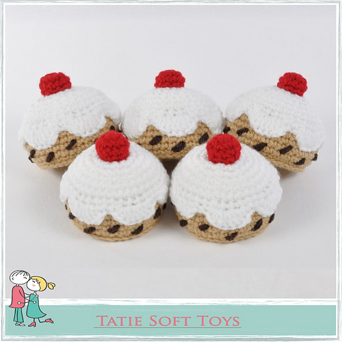 Ravelry: Five Currant Buns Pennies Pouch pattern by Tatie