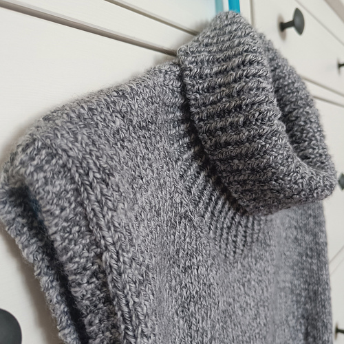 Ravelry: Cozy Days neckwarmer high neck pattern by Tatyana Girsh