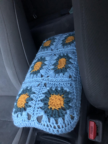 Ravelry: Daisy Car Console Cover pattern by Taylor Rice
