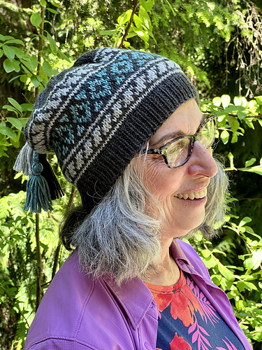 Ravelry: 214-65 Holly Jolly Hat pattern by DROPS design