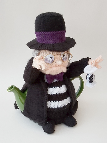 Ravelry: Bah Humbug Tea Cosy pattern by Susan Cowper
