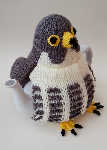 Ravelry: Peregrine Falcon Tea Cosy pattern by Susan Cowper