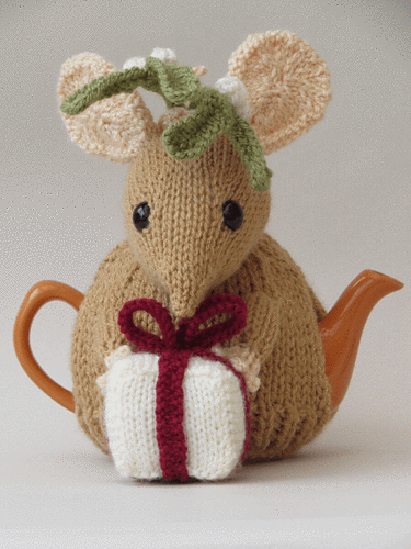 Ravelry: Christmas Mouse Tea Cosy pattern by Susan Cowper