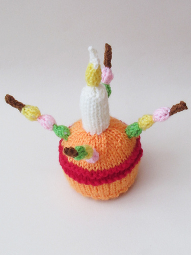 Ravelry: Terry's Chocolate Orange Christingle Cosy pattern by Susan Cowper