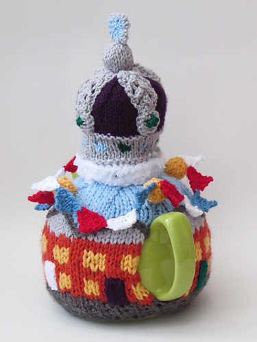 Ravelry: Royal Street Party Tea Cosy pattern by Suzy Cowper