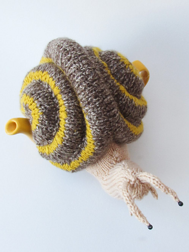 Ravelry: Garden Snail Tea Cosy pattern by Susan Cowper