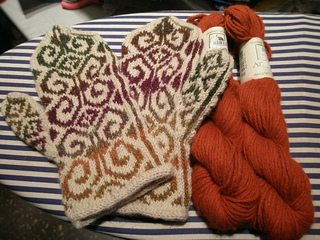 Ravelry: TeriB's Fiddlehead Mittens