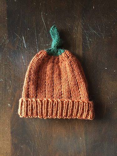 Ravelry: Pumpkin Baby Hats pattern by marianna mel