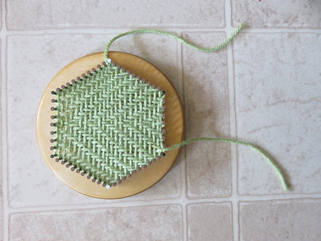 Ravelry: TexasGabi's TURTLE Hexagon Pin Loom: Twill Weaving