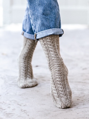 Ravelry: Magic Heel Socks Worsted pattern by Judy Jewell